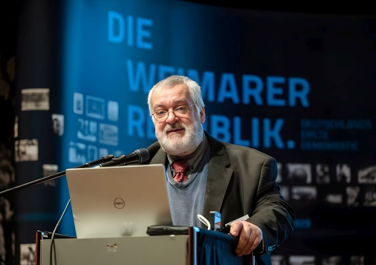 VHS Vortrag beleuchtet Politik und Gesellschaft in den 1920ern | PSST!